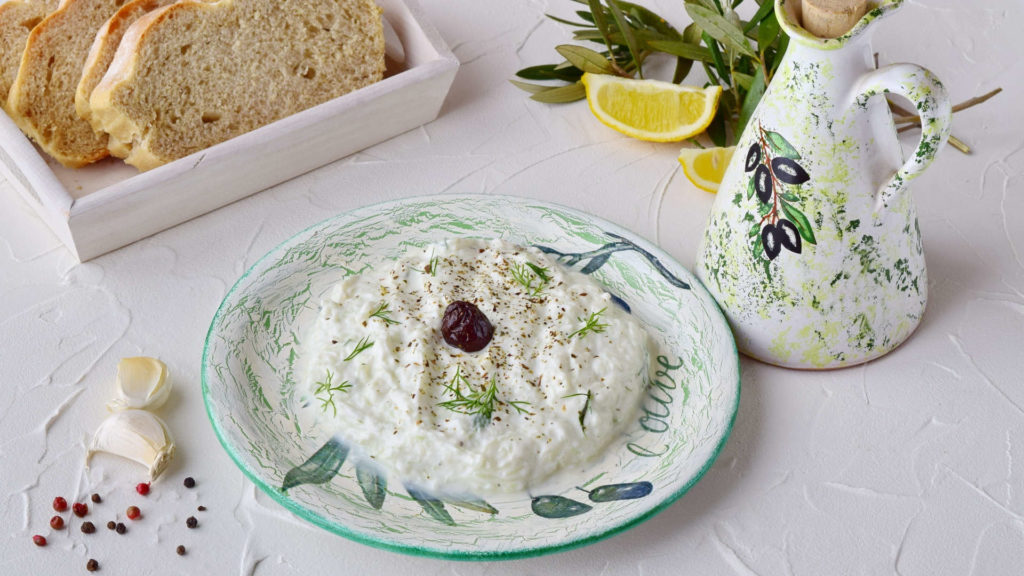 4 Salse Tipiche Greche da Assaggiare - Anek Lines Italia